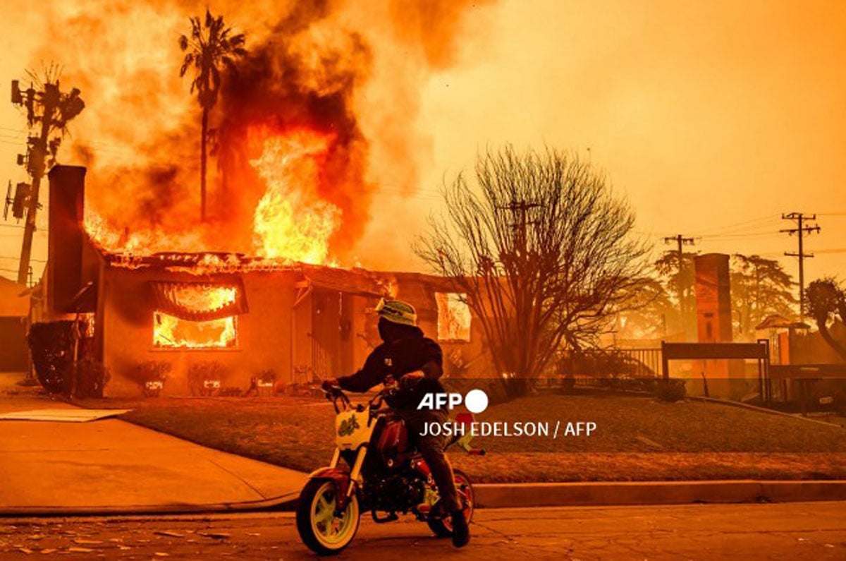 Sube a cinco el número de muertos por voraces incendios de Los Ángeles