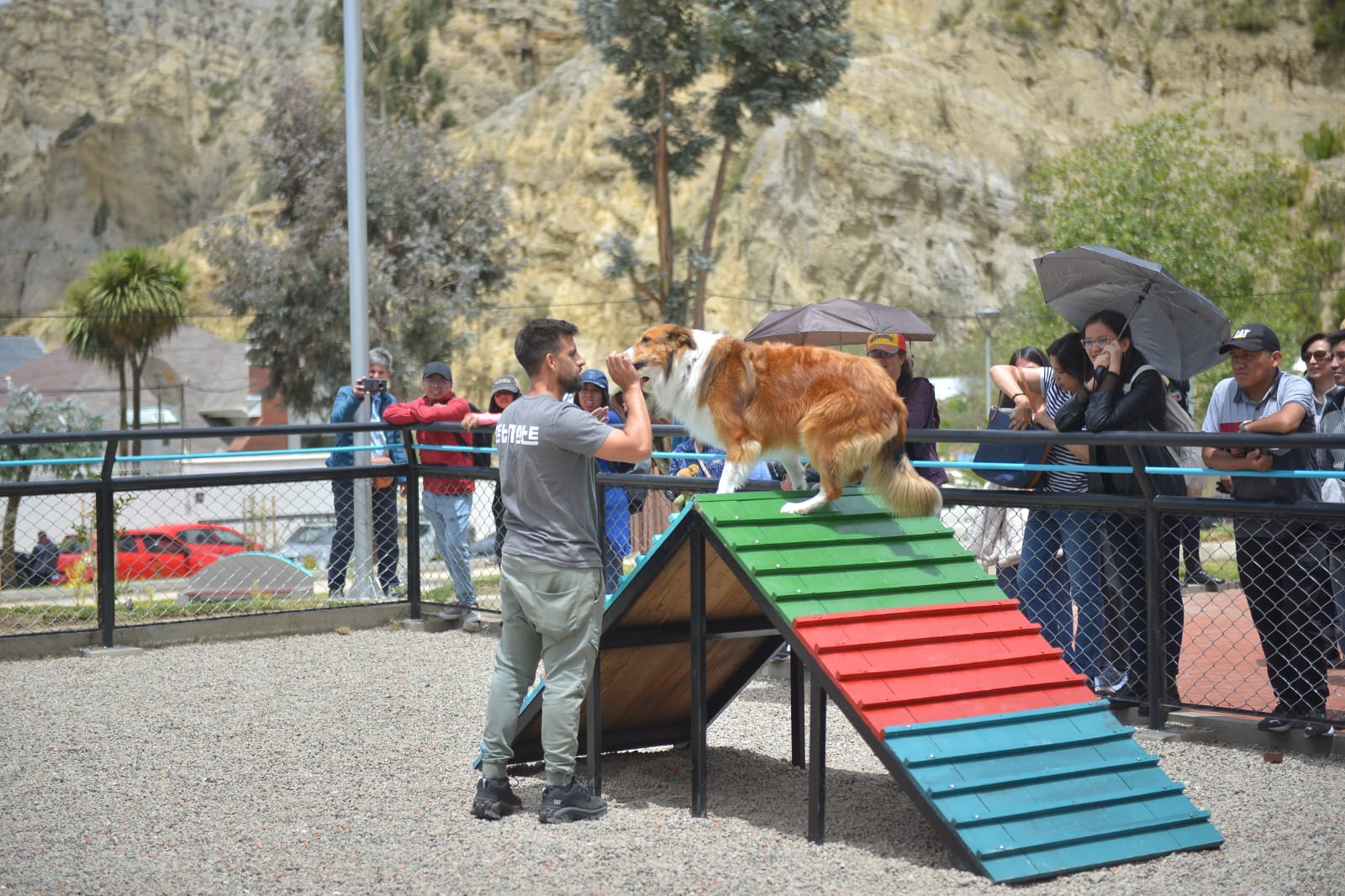 Achumani estrena su ‘Paseo Ecológico’, con parques y obras