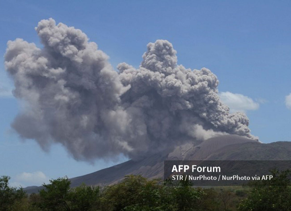 Volcán Telica de Nicaragua expulsa columnas de ceniza de 200 metros
