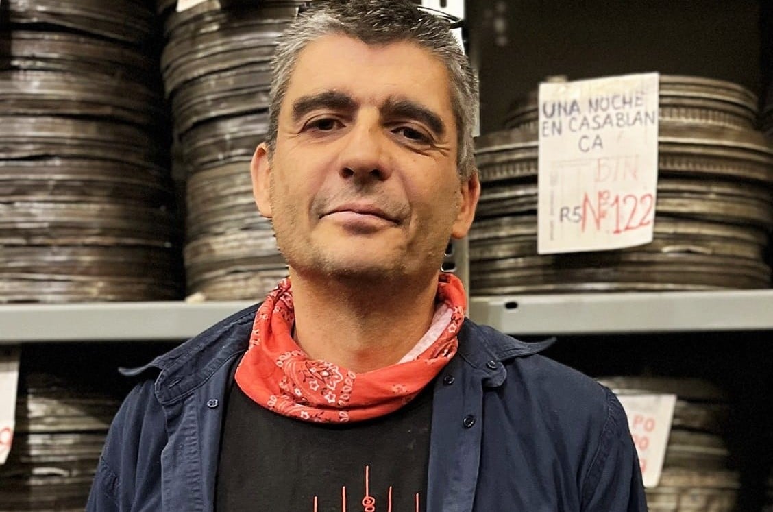 Robatto está desnudo - La Razón