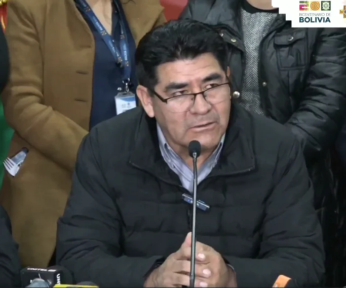 Gobierno anuncia fin de protestas de maestros tras acuerdo
