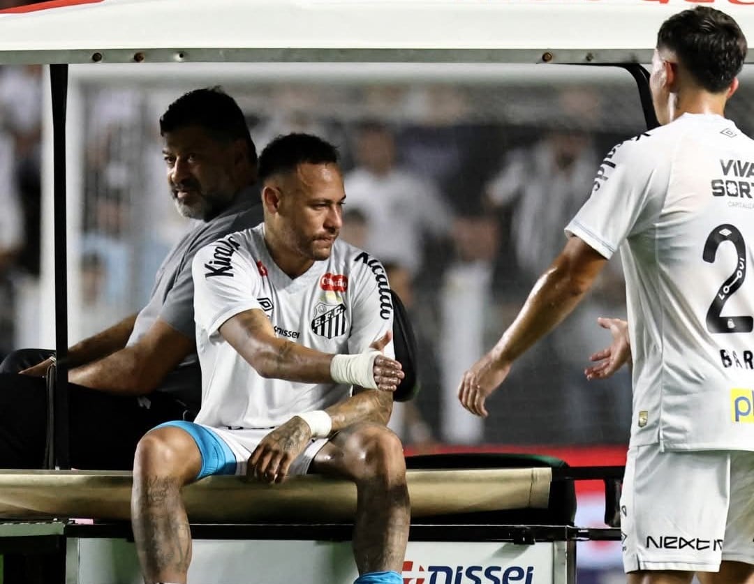 Neymar vuelve a lesionarse en su primera titularidad en la Serie A del Brasileiraõ - La Razón
