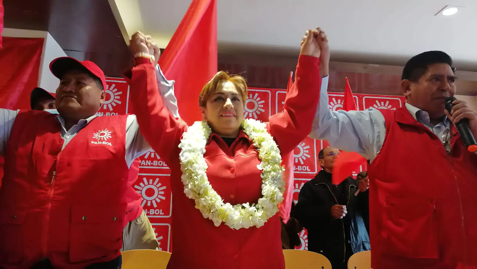 Ruth Nina será la candidata de Pan-Bol para las elecciones - La Razón