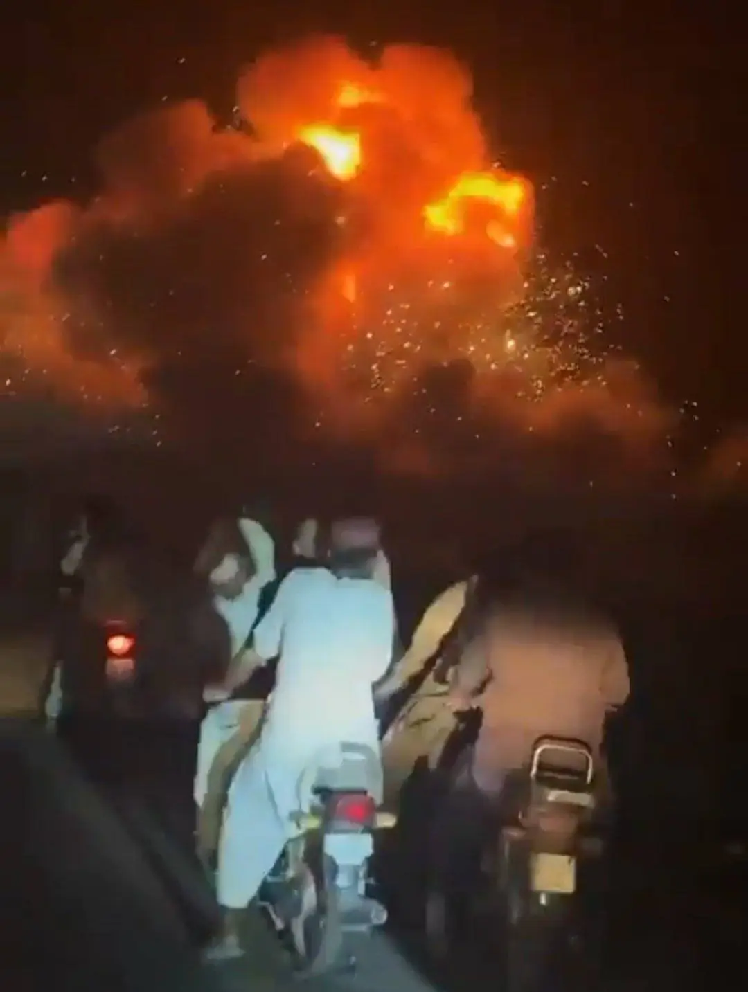 India lanza ataque aéreo contra Pakistán