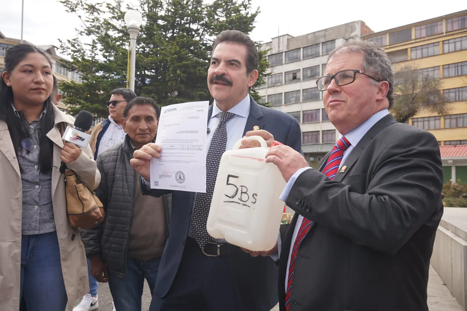 Reyes Villa propone un plan anticrisis sin deuda externa - La Razón
