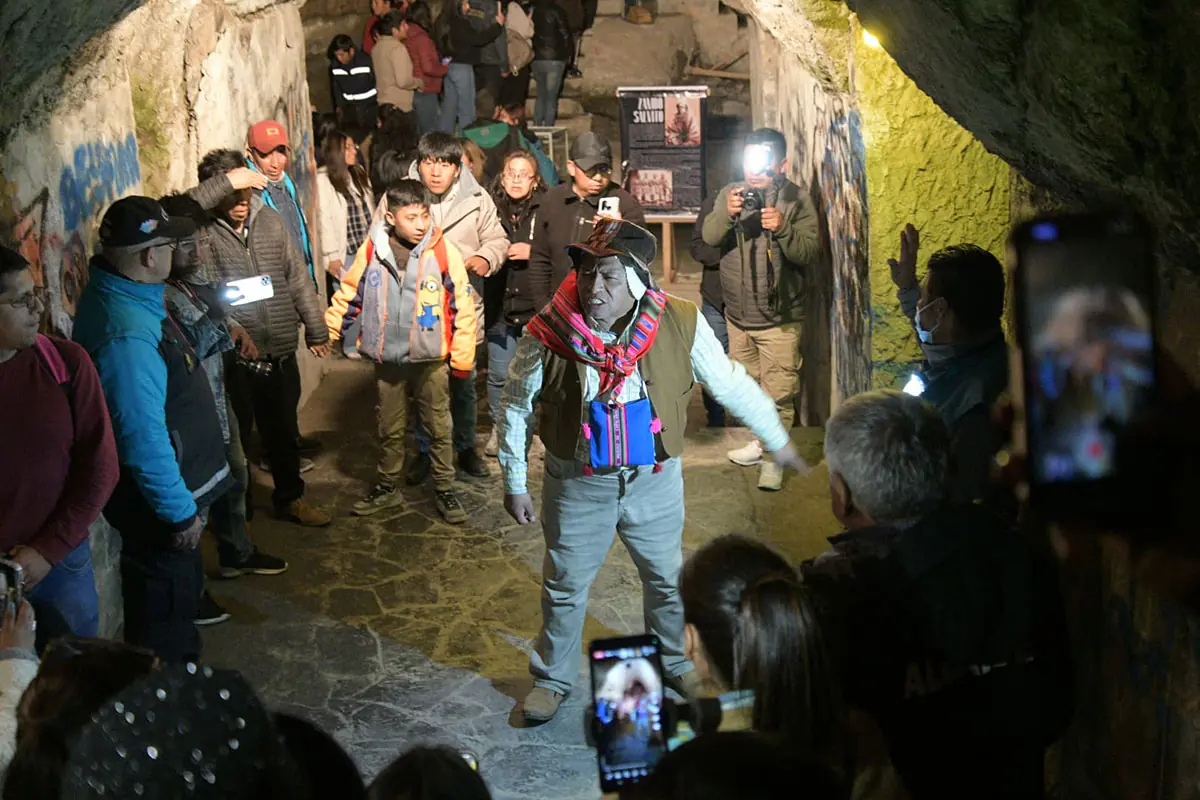 La Alcaldía promociona el turismo con un ‘Tour Paranormal’ - La Razón