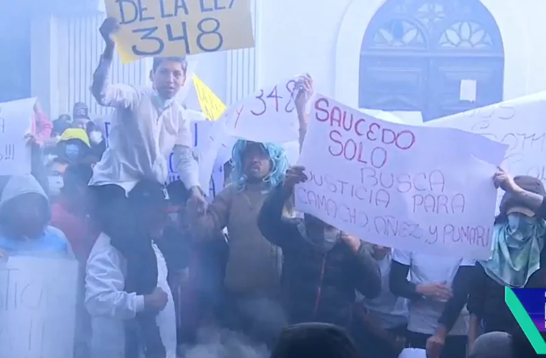 Privados de libertad de San Pedro se amotinan y exigen igualdad - La Razón