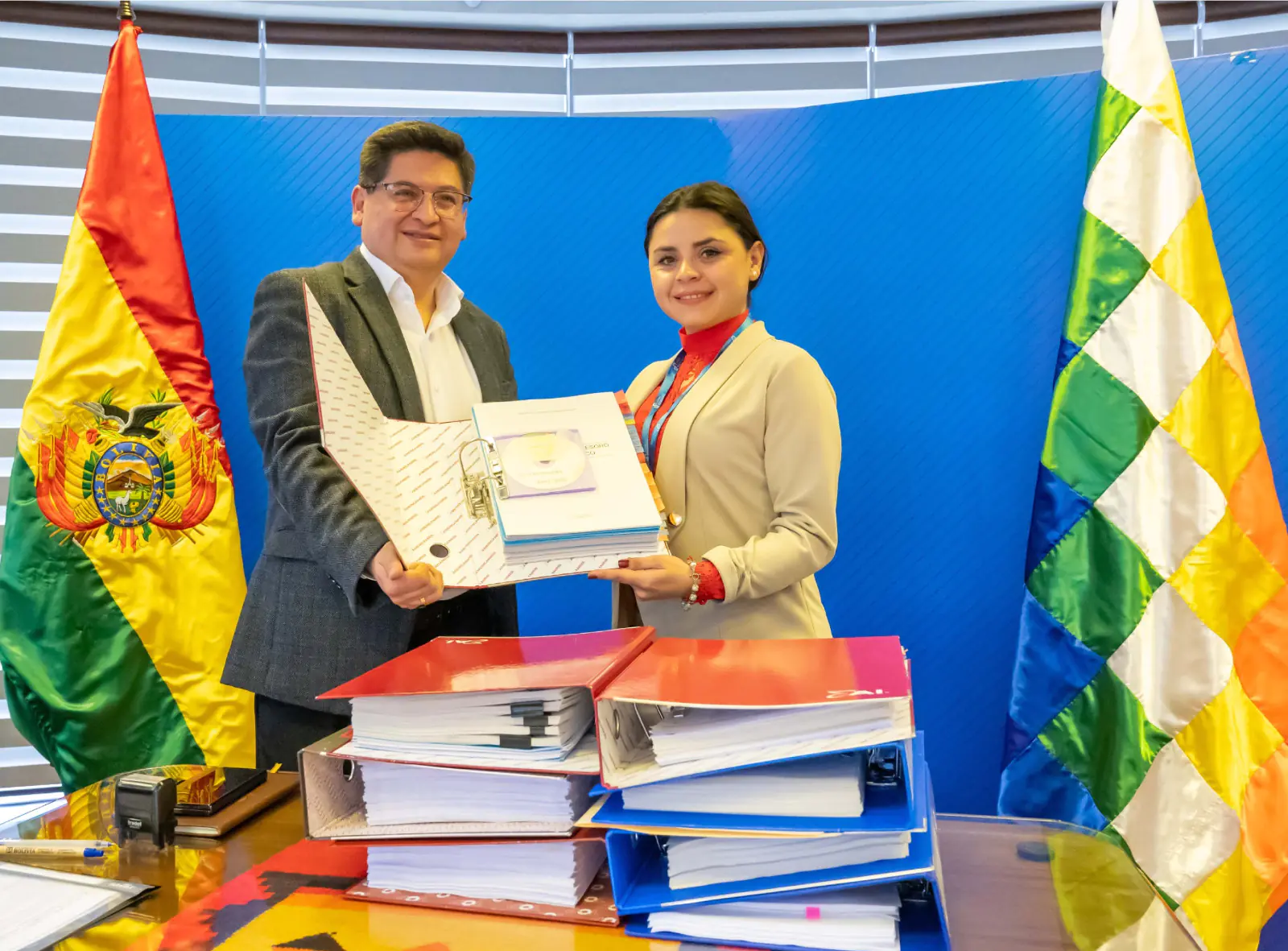 Montenegro responde a Espinoza: el despacho no es un depósito - La Razón