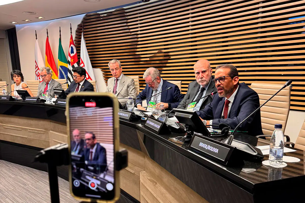 En el foro de Brasil, Camacho resalta potencial económico de Santa Cruz ...