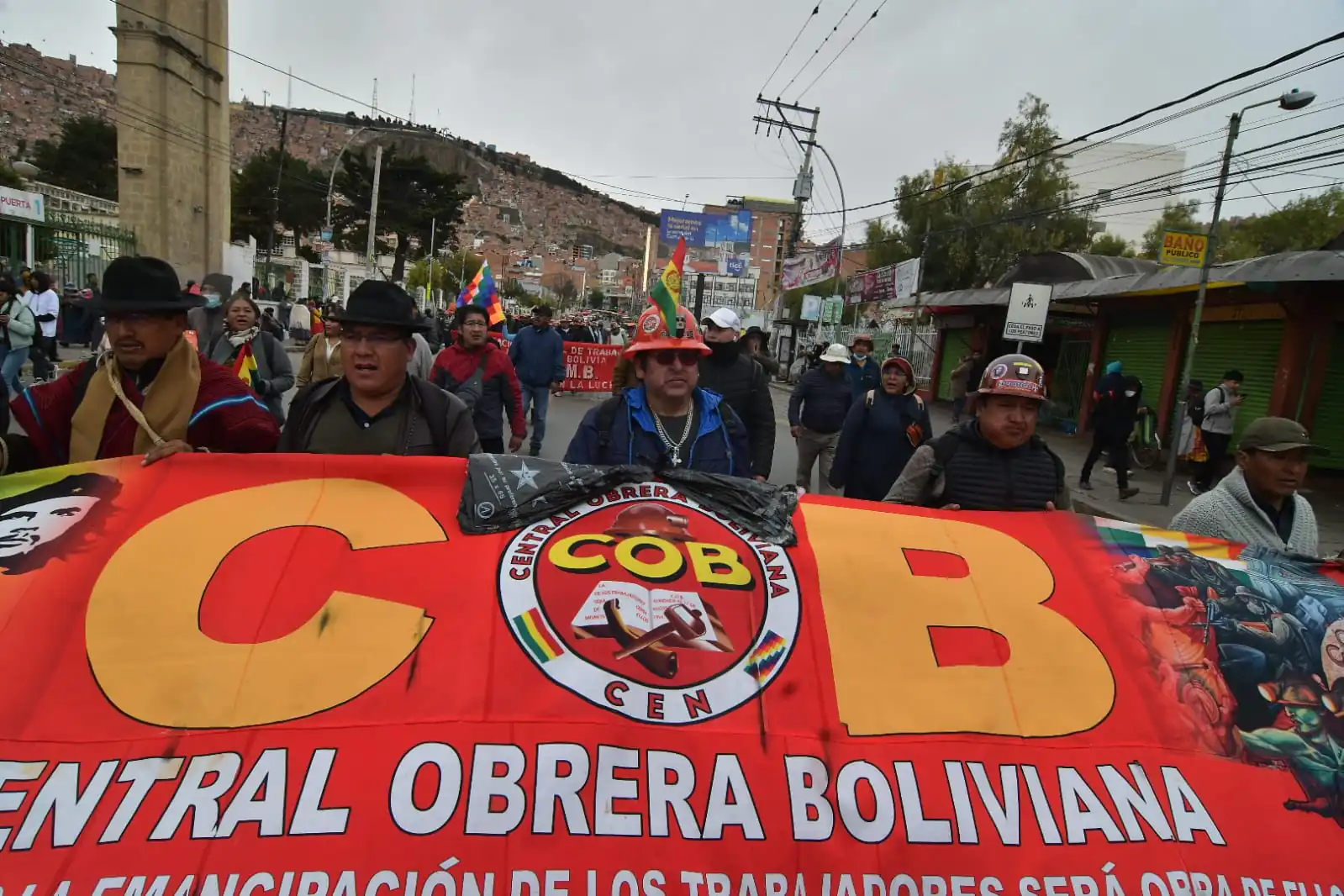 COB convoca a marcha nacional de mujeres con ‘cacerolas vacías’ - La Razón