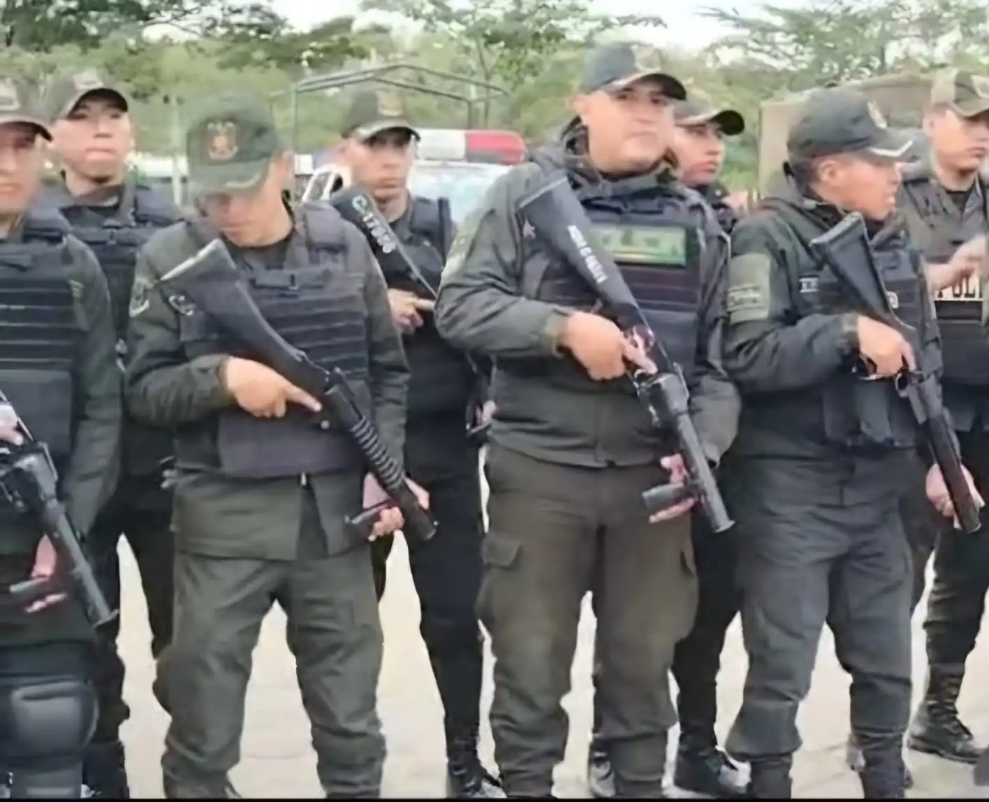 Un contingente de la Policía llega a los valles cruceños