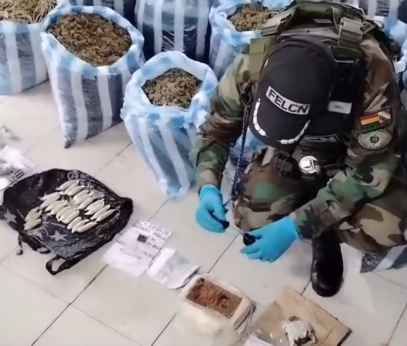 La FELCN halla más 145 kilos de marihuana en un terreno