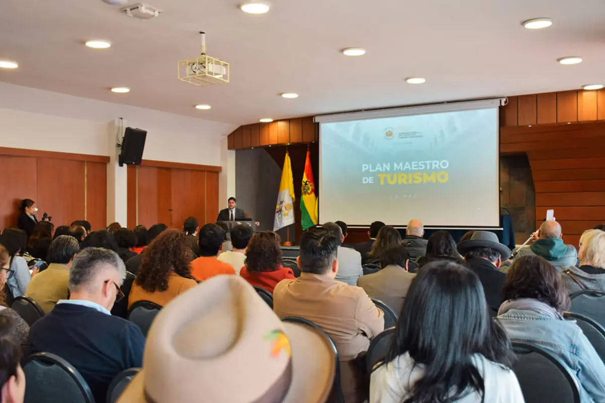 Gobierno y sector turístico de La Paz coordinan plan de reactivación ...